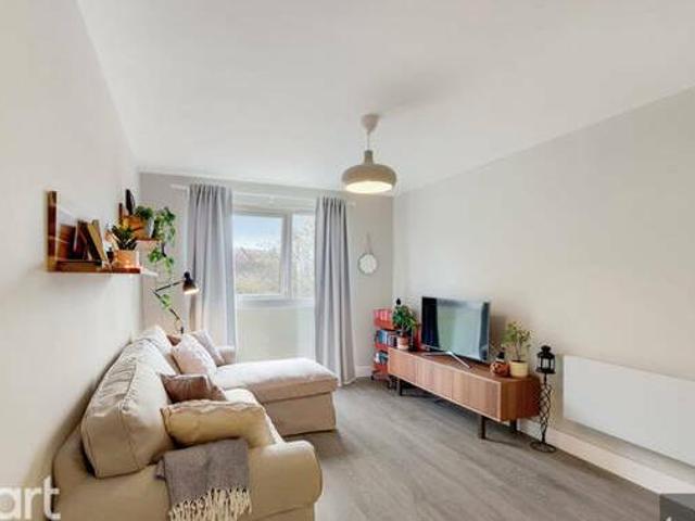 2 bedroom flat for sale in The Retreat THORNTON HEATH CR7