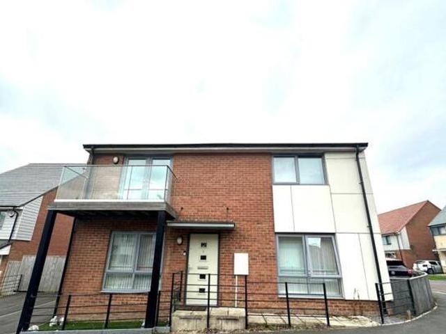 2 Bedroom Flat For Sale In The Rise, Newcastle Upon Tyne