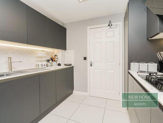 2 bedroom flat for sale in The wells Road, Nottingham, NG3 3AR, NG3