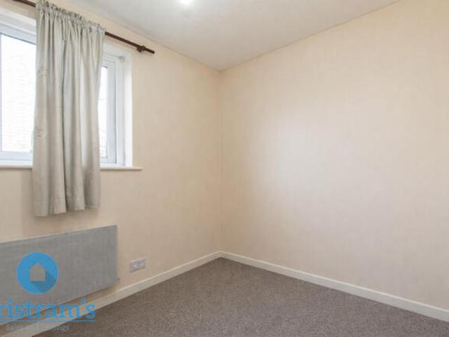 2 bedroom flat for sale in Tonnelier Road, Nottingham, NG7