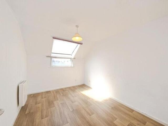 2 bedroom flat for sale in Tonnelier Road, NOTTINGHAM, Nottinghamshire, NG7