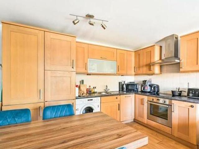 2 Bedroom Flat For Sale In Tooting Bec, London
