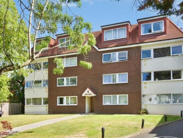 2 bedroom flat for sale in Torrington Park, London, N12