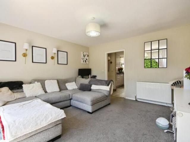 2 bedroom flat for sale in Tower Hill, Brentwood, CM14