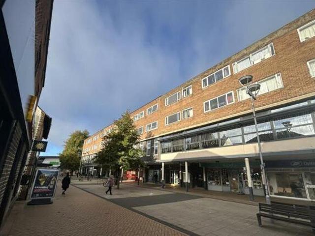 2 Bedroom Flat For Sale In Town Centre