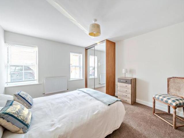 2 bedroom flat for sale in Town Centre / Bath Road, Berkshire, RG1