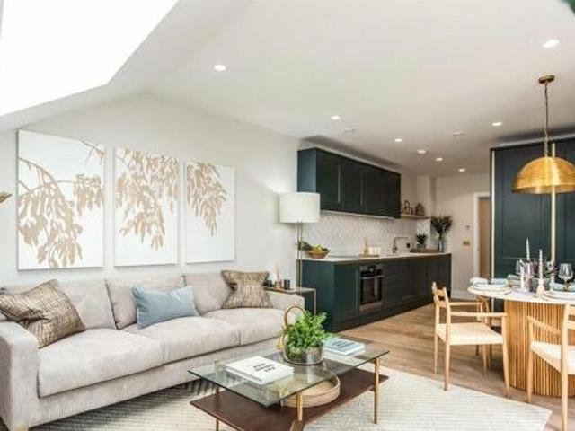 2 Bedroom Flat For Sale In Townmead Road