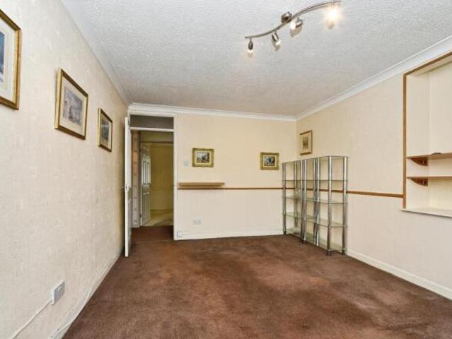 2 bedroom flat for sale in Trent Road Greenmeadow, Swindon, SN25