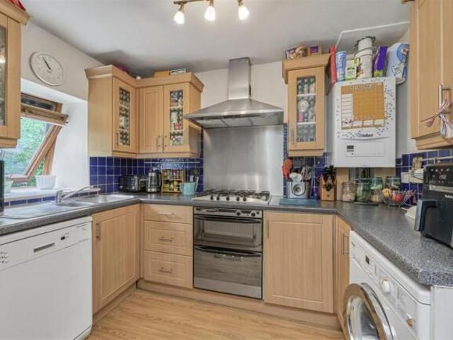 2 bedroom flat for sale in Trinity Road, SW18