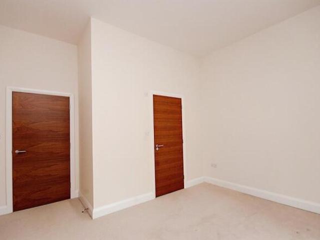 2 bedroom flat for sale in Trinity Trees, Eastbourne, BN21