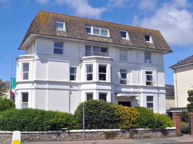 2 bedroom flat for sale in Trinity Trees, Town Centre, Eastbourne, BN21