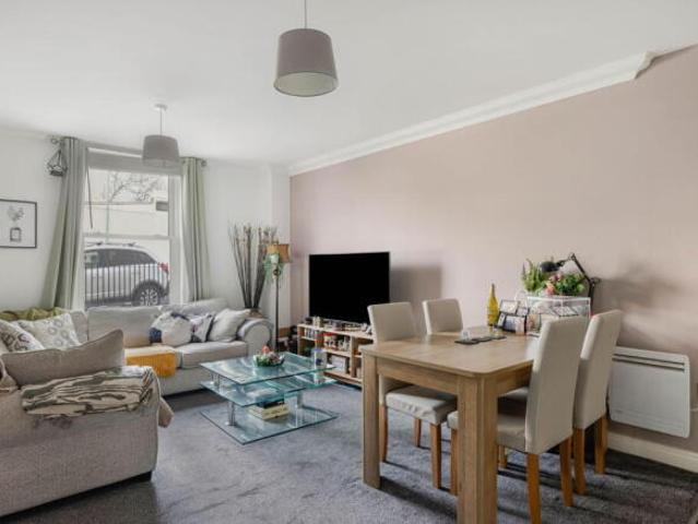 2 bedroom flat for sale in Tryes Road, Cheltenham, GL50 2DP, GL50