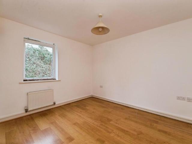 2 bedroom flat for sale in Tudor Street, Exeter, EX4