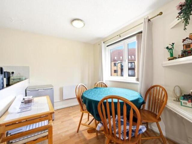 2 bedroom flat for sale in Turnstone Wharf, Nottingham, NG7
