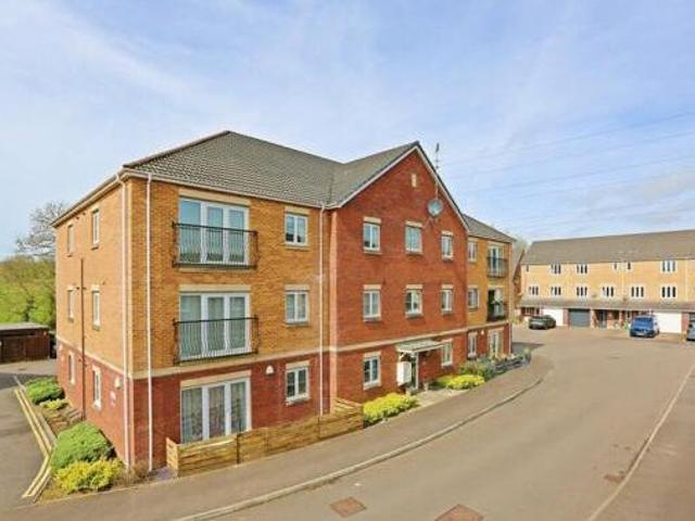 2 Bedroom Flat For Sale In Tyla Garw, Pontyclun