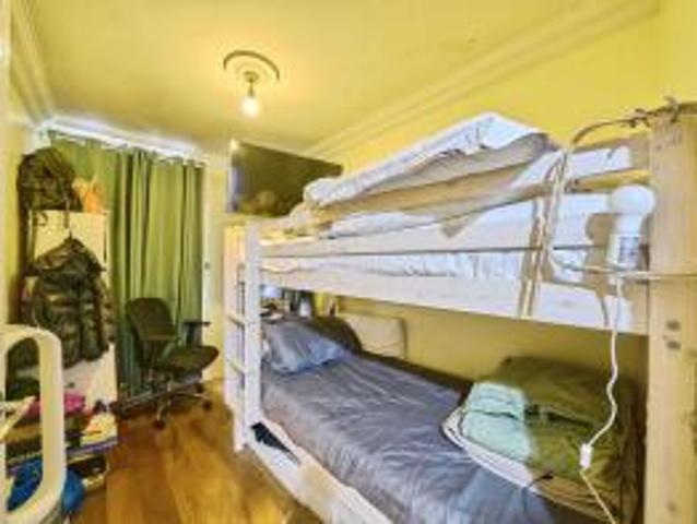 2 bedroom flat for sale in Upton Lane, London, E7
