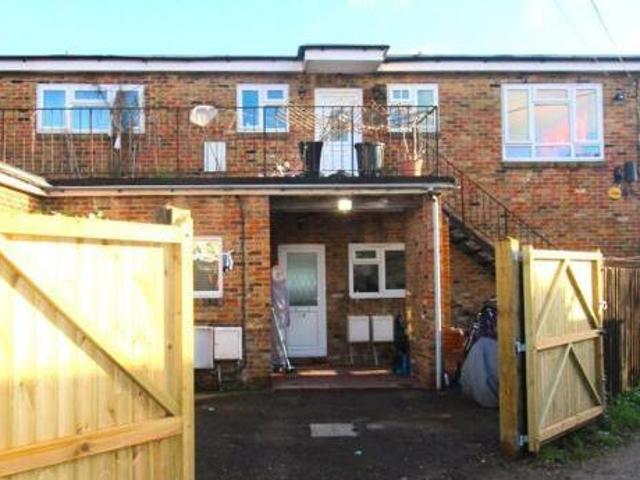 2 Bedroom Flat For Sale In Uxbridge