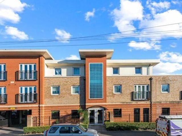 2 Bedroom Flat For Sale In Uxbridge Road