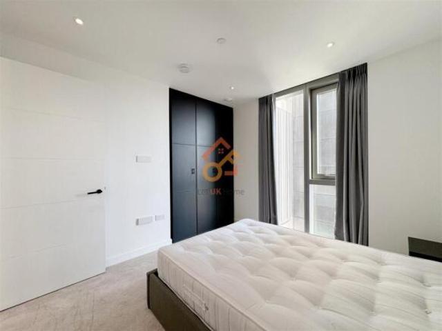 2 bedroom flat for sale in Valencia Tower, 3 Bollinder Place, London EC1V