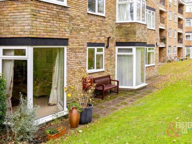 2 bedroom flat for sale in Varndean Drive, Brighton, BN1