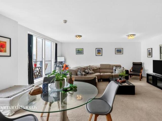 2 bedroom flat for sale in Violet Road, London, E3