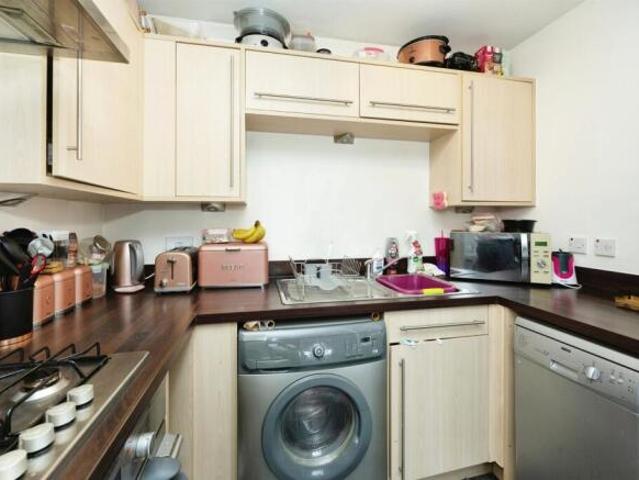 2 bedroom flat for sale in Violet Way, Kingsnorth, Ashford, TN23