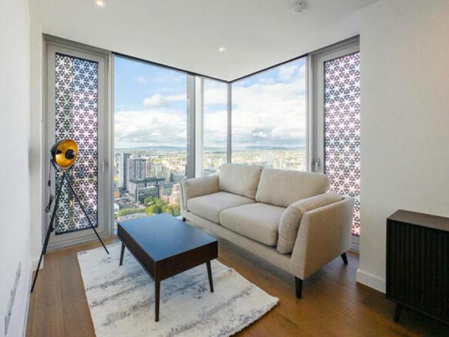 2 bedroom flat for sale in Viadux, Manchester, M1 5LE, M1