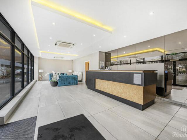 2 bedroom flat for sale in Victoria Avenue, Southend on sea, SS2 6, SS2