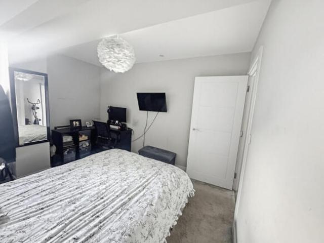 2 bedroom flat for sale in Victoria Avenue, Southend on sea, SS2 6, SS2