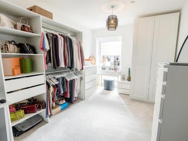 2 bedroom flat for sale in Victoria Avenue, Southend On Sea, SS2
