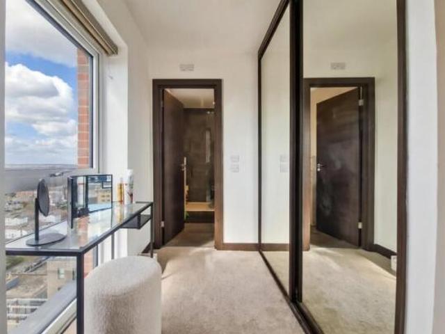 2 bedroom flat for sale in Victoria Avenue, Southend On Sea, SS2