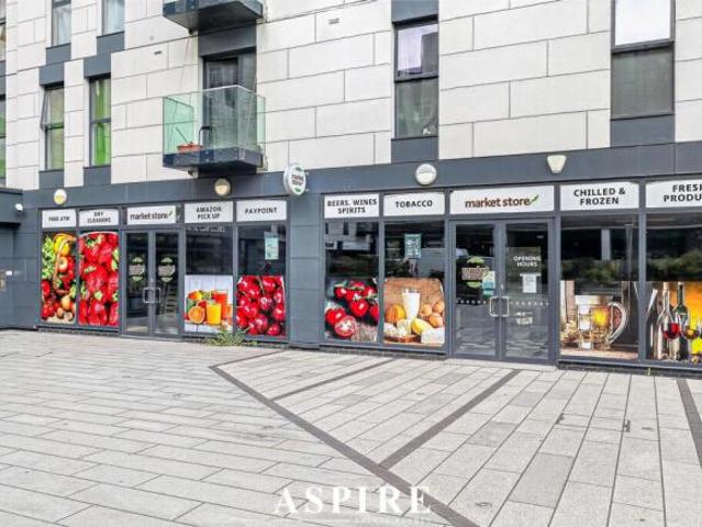 2 bedroom flat for sale in Victoria Avenue, Southend On Sea, SS2