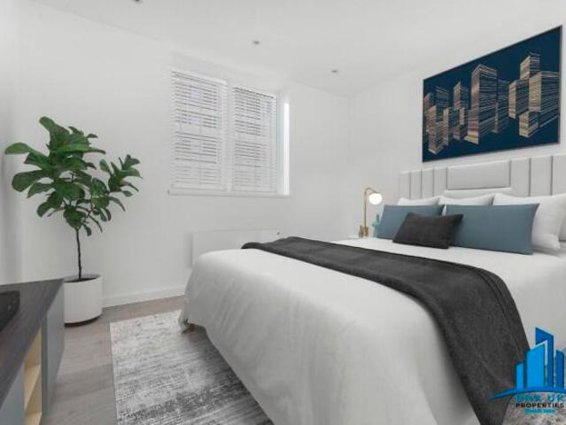 2 bedroom flat for sale in Victoria Road, Chelmsford, Essex, CM1