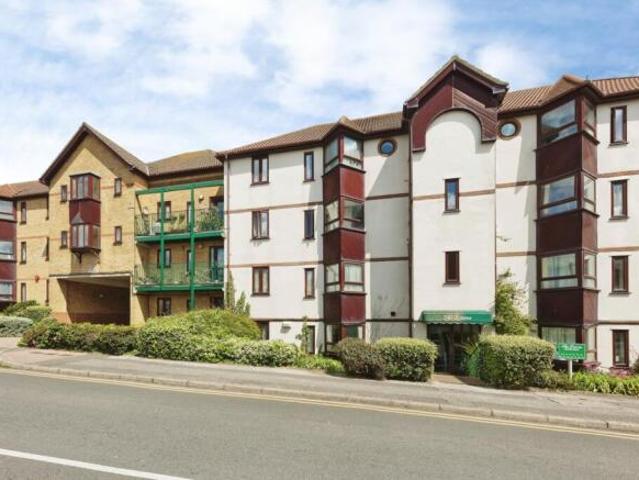 2 bedroom flat for sale in Victoria Road, Ramsgate, Kent, CT11