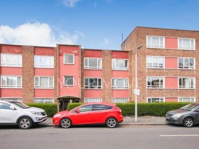 2 Bedroom Flat For Sale In Victoria Road, Romford