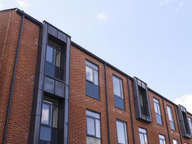 2 Bedroom Flat For Sale In Victoria Road, Winchester