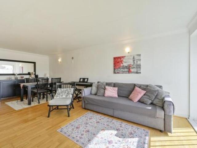 2 bedroom flat for sale in Viscount Point, 199 The Broadway, London, SW19