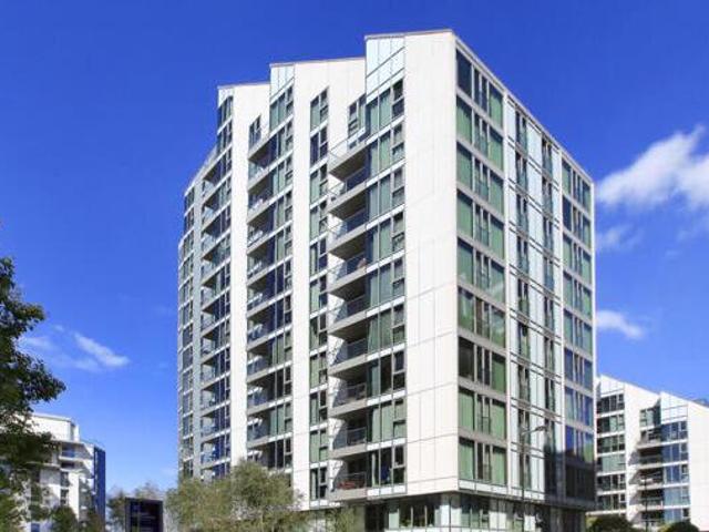 2 Bedroom Flat For Sale In Wandsworth, London