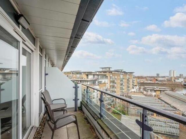 2 Bedroom Flat For Sale In Wandsworth, London