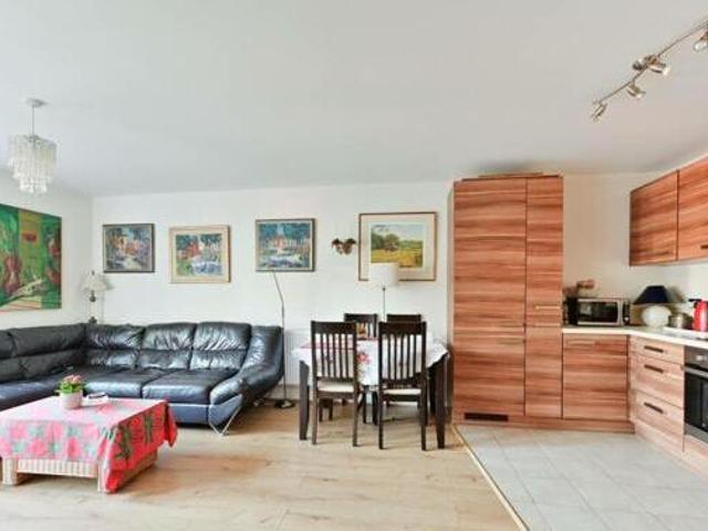 2 Bedroom Flat For Sale In Wandsworth Town, London