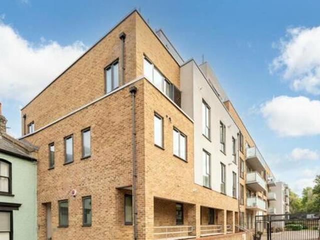 2 Bedroom Flat For Sale In Wandsworth Town, London