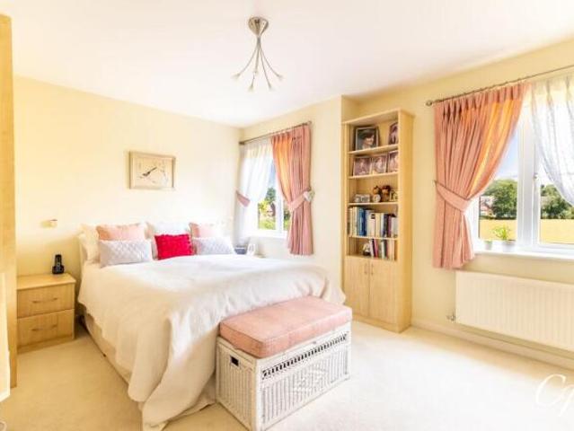 2 bedroom flat for sale in Wade Court, Cheltenham, GL51