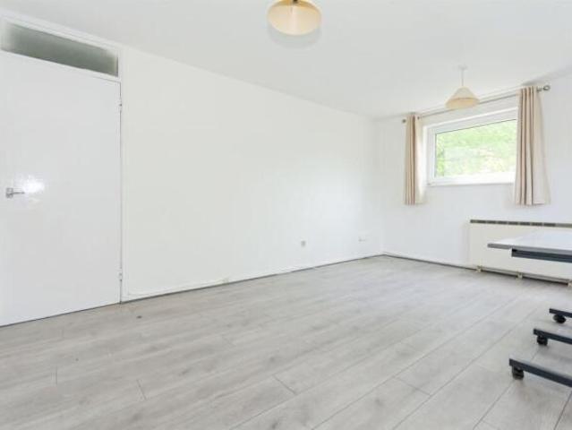 2 bedroom flat for sale in Wake Green Park, Birmingham, B13