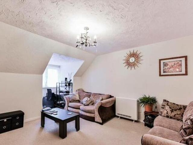 2 Bedroom Flat For Sale In Walthamstow, London
