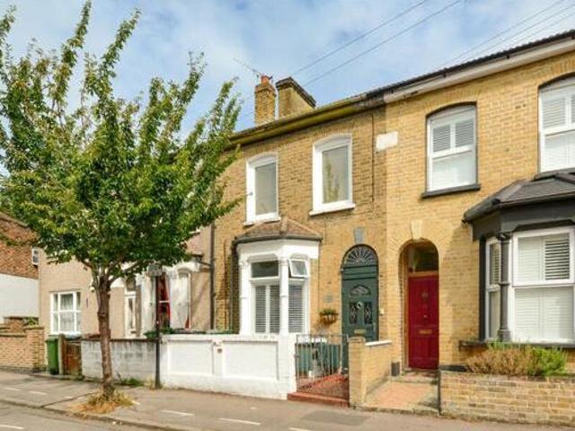 2 Bedroom Flat For Sale In Walthamstow, London