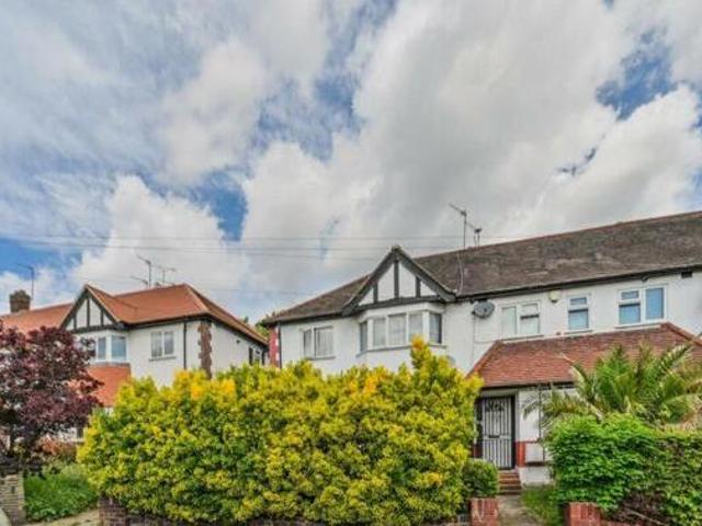 2 Bedroom Flat For Sale In Walthamstow, London