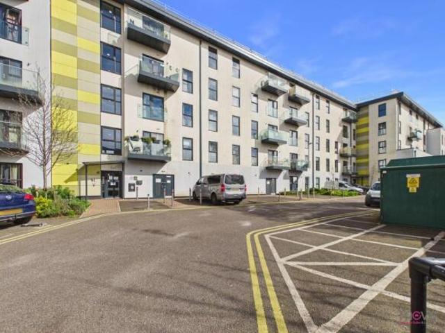 2 bedroom flat for sale in Walkinshaw Court, Gloucester, GL1