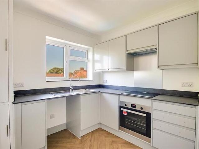 2 bedroom flat for sale in Wallace Court, West Worthing, BN11