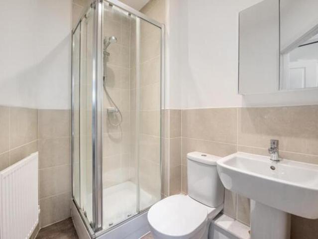 2 bedroom flat for sale in Wallingford Road, Basingstoke, RG24
