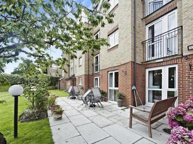 2 Bedroom Flat For Sale In Wallington